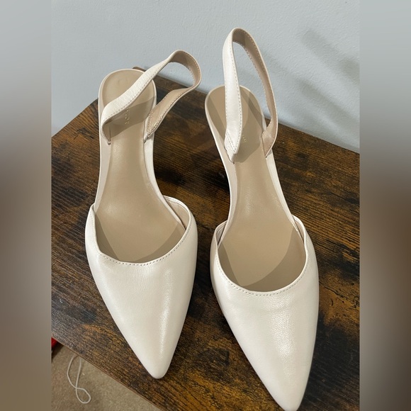 Ann Taylor | Shoes | Ann Taylor Cream Slingback Heels | Poshmark